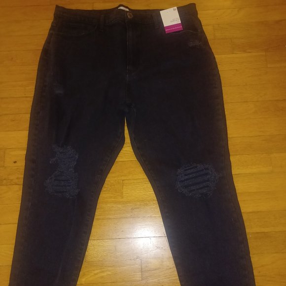 SO | Jeans | So High Rise Black Distressed Mom Jean Size 836w Nwt ...